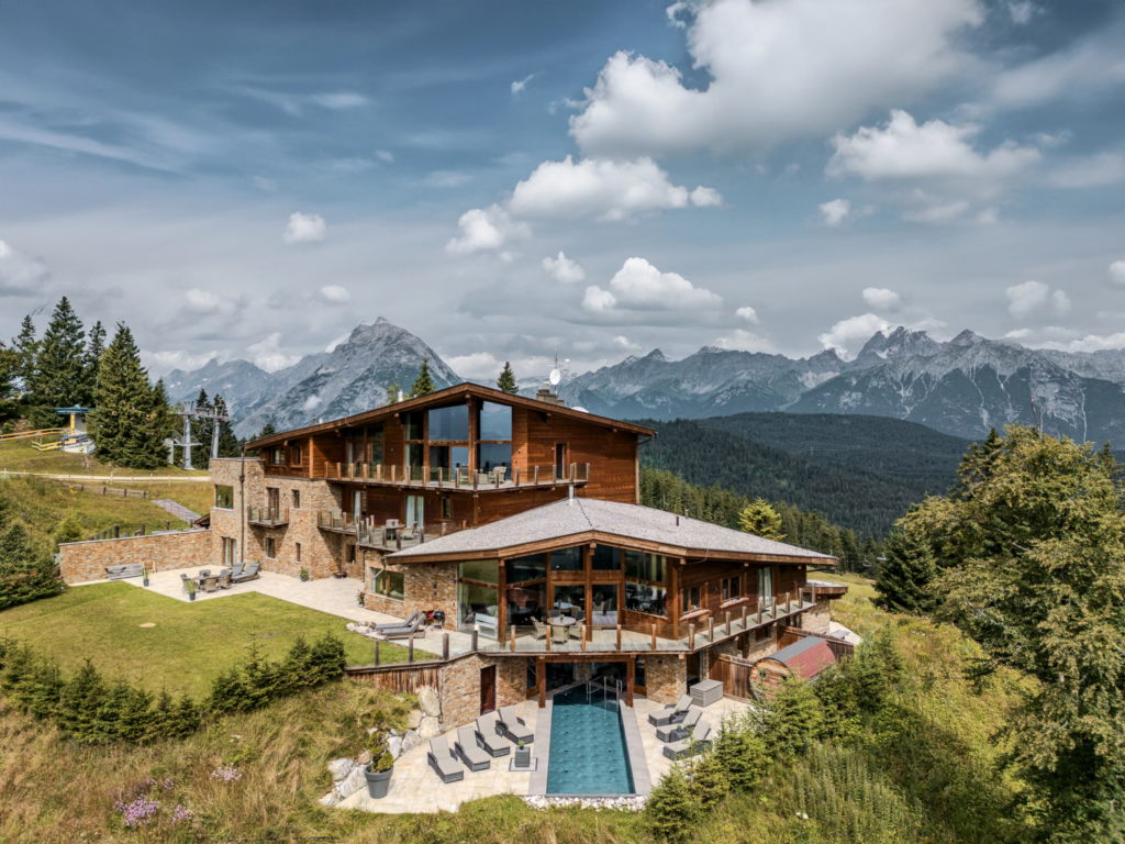 LUXUS CHALET IN DEN ALPEN | JETZT ANFRAGEN
